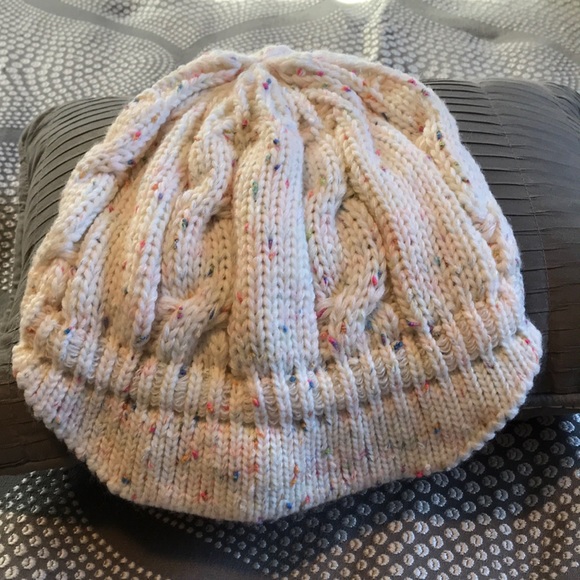 Accessories | Very Cute Warm Cap Creme Colored | Poshmark